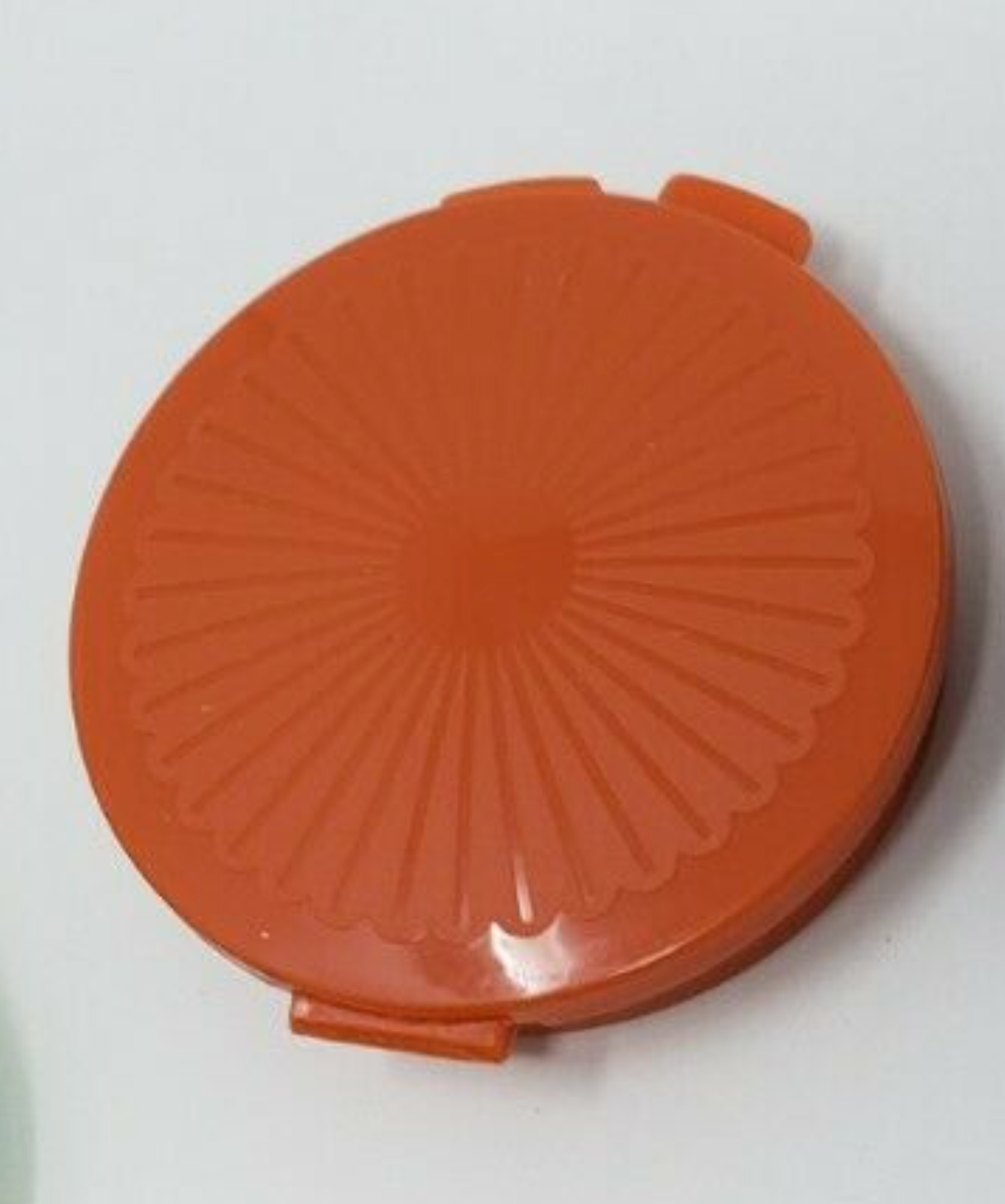 Tupperware Clamshell Pill Change Keeper Container Round Hinged ...