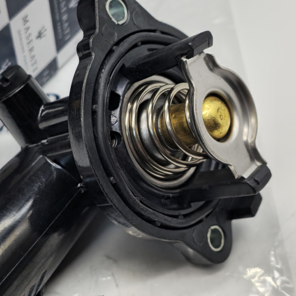 330424 323056 Thermostat For Maserati Ghibli Levante Quattroporte ...