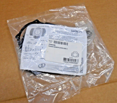 NEW MELTRIC 616A346 FINGER DRAW PLATE PLUG/RECEPTACLE CIRCULAR HOLE (4 ...