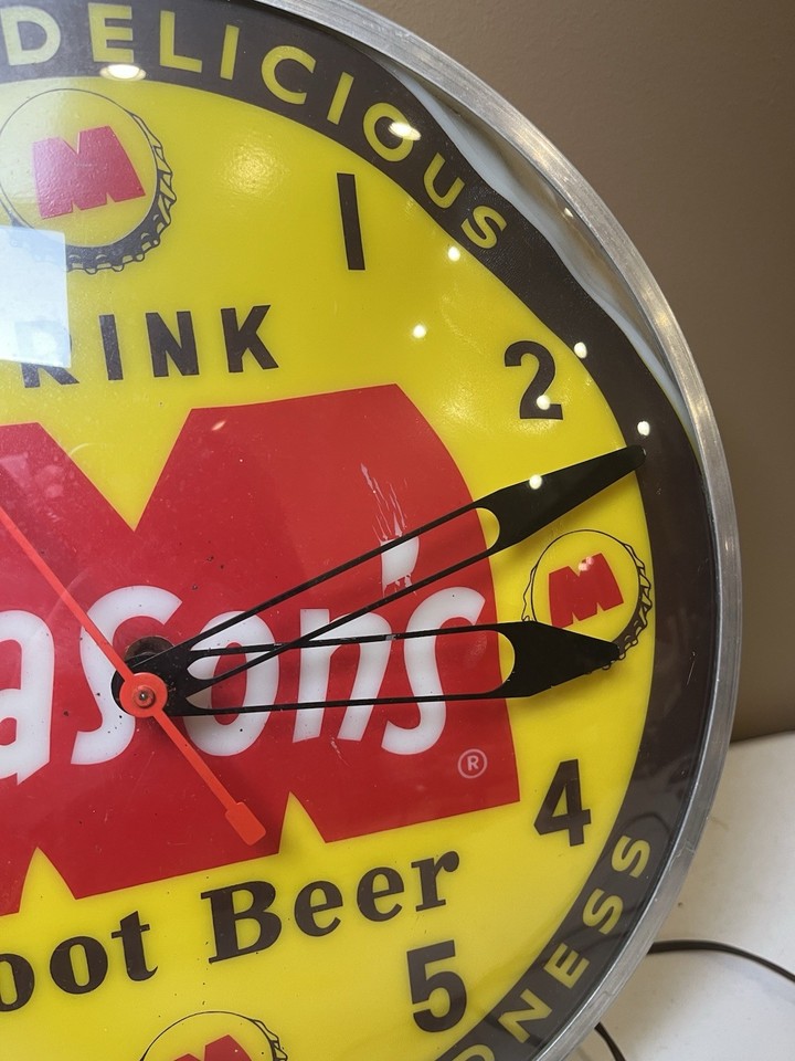 Vintage Mason's Root Beer Clock Lighted Sign Soda Pop Foam Topped ...