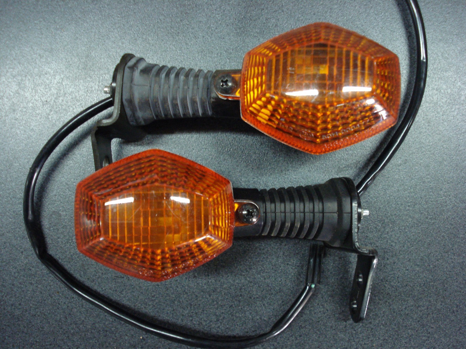 GENUINE SUZUKI FRONT BLINKERS INDICATORS (2) DRZ400 | eBay Australia