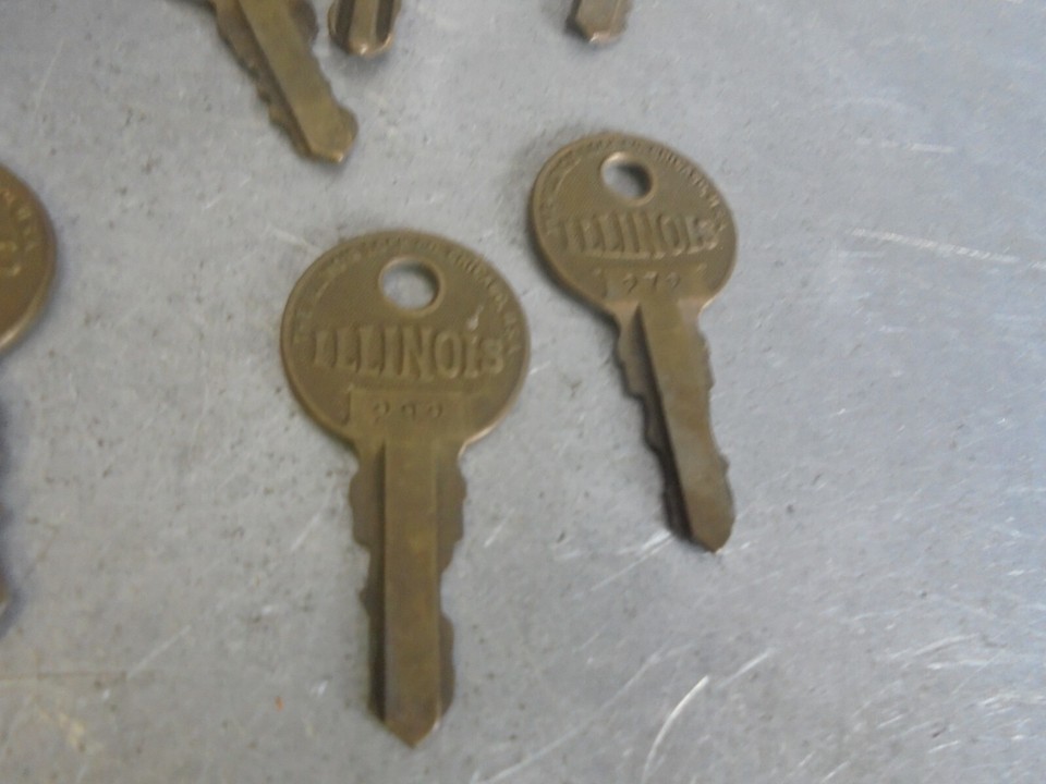 Vintage Lot of 13 Illinois Double Bit Keys Coin-OP | eBay