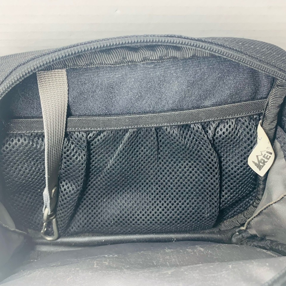 REI Co-op Black Ruckpack Sling Waist Fanny Pack Hiking Adjustable Strap ...