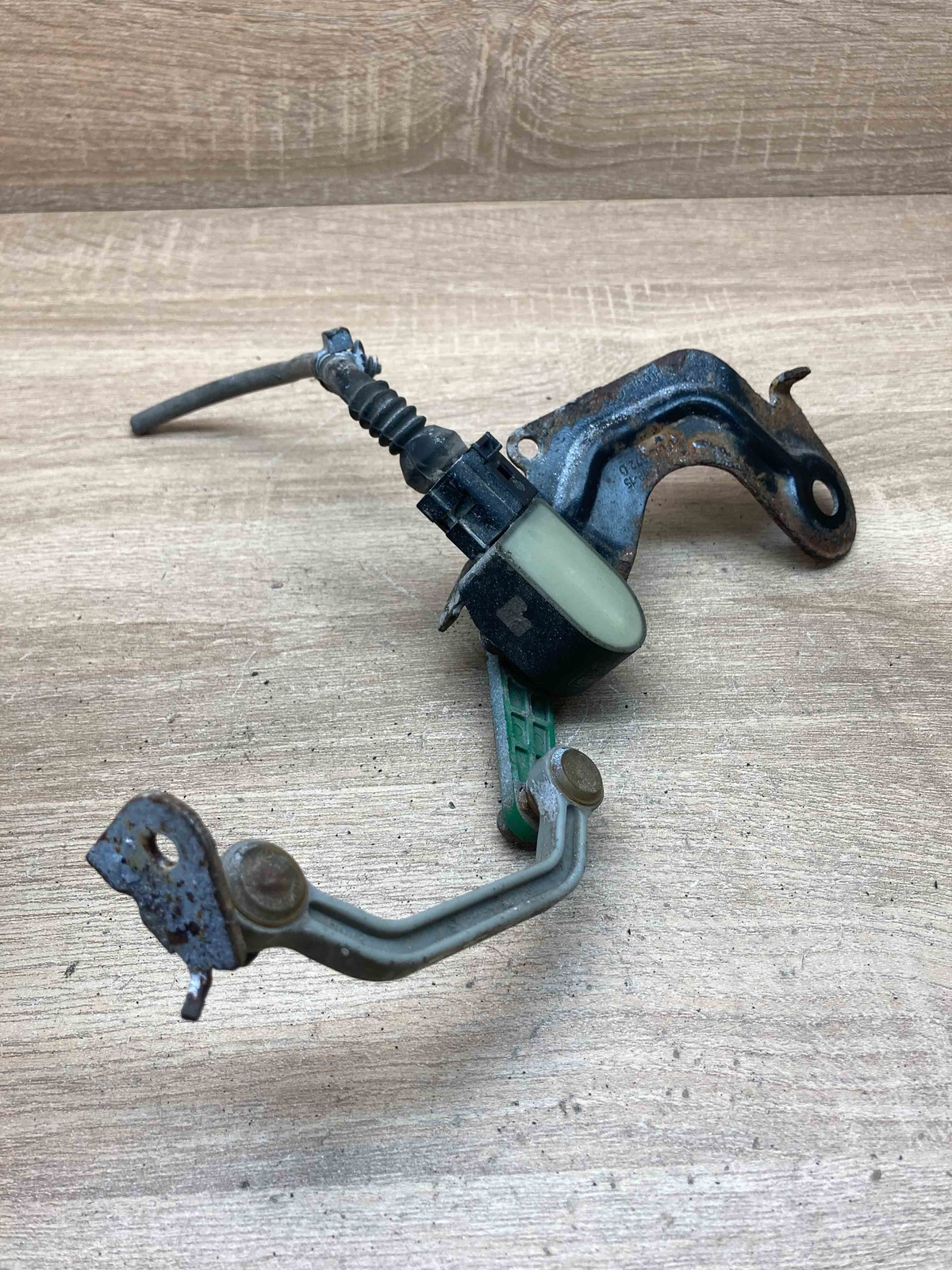 4F0907503 6PM008739 Audi A6 Xenon Headlight Range Adjustment Hella | eBay