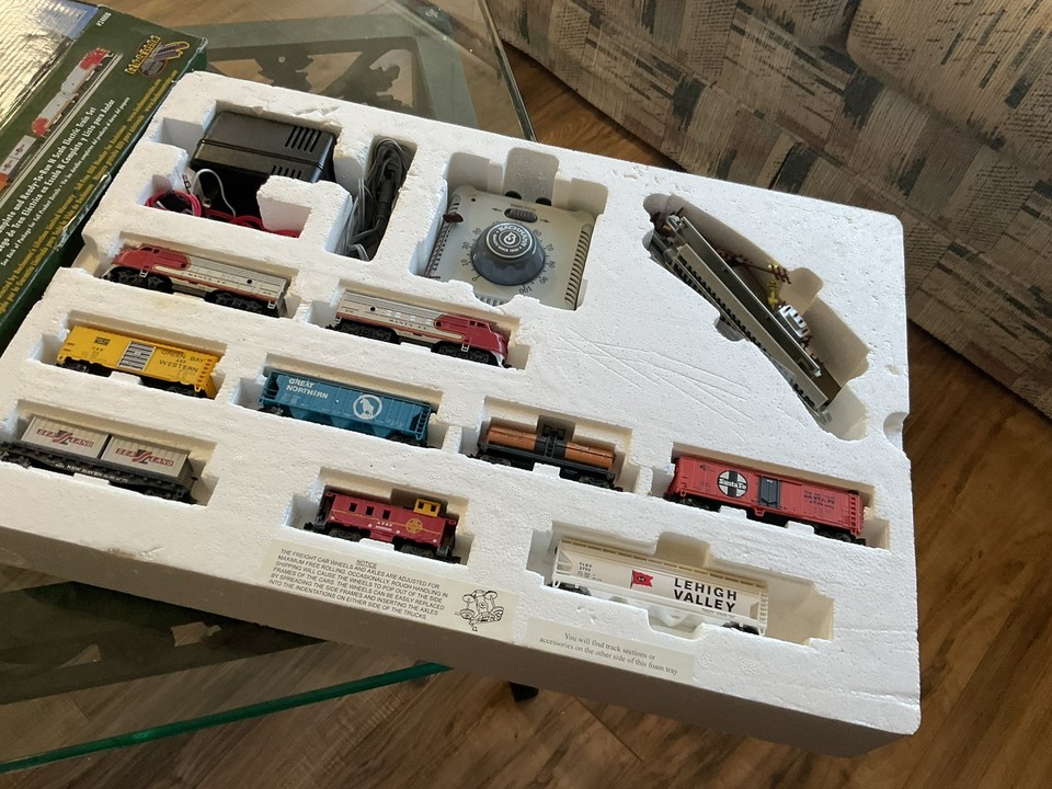 Bachmann N Scale Explorer Complete Electric Train Set W Extra Track ...