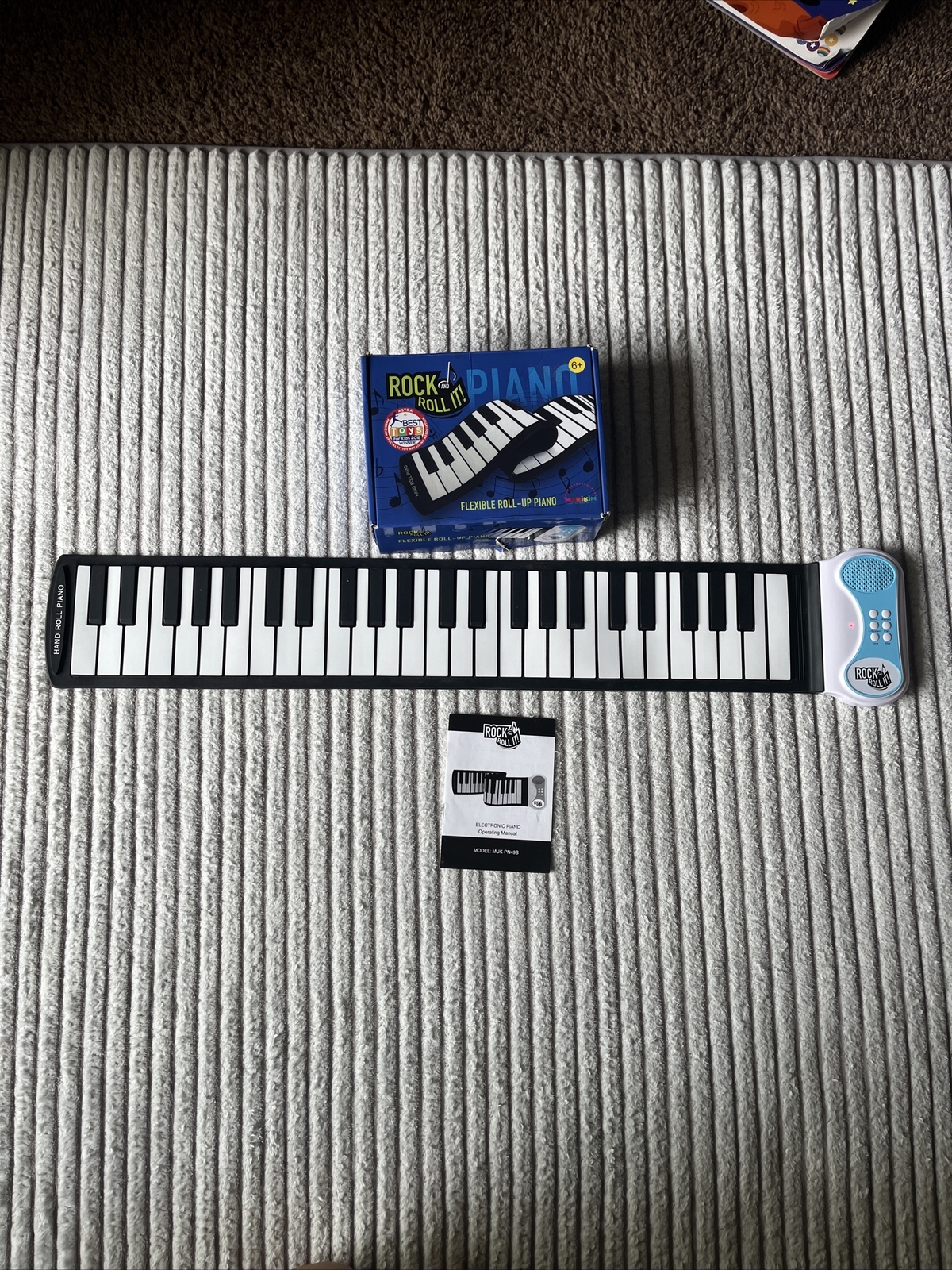 Mukikim Rock and Roll It Piano Flexible Roll-Up Electronic Keyboard 49 ...