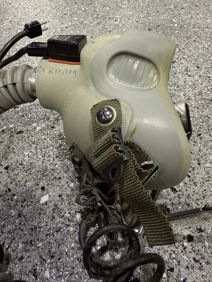 Fighter Pilot Oxygen Mask HGU 33 Helmet with Microphone - VIntage | eBay