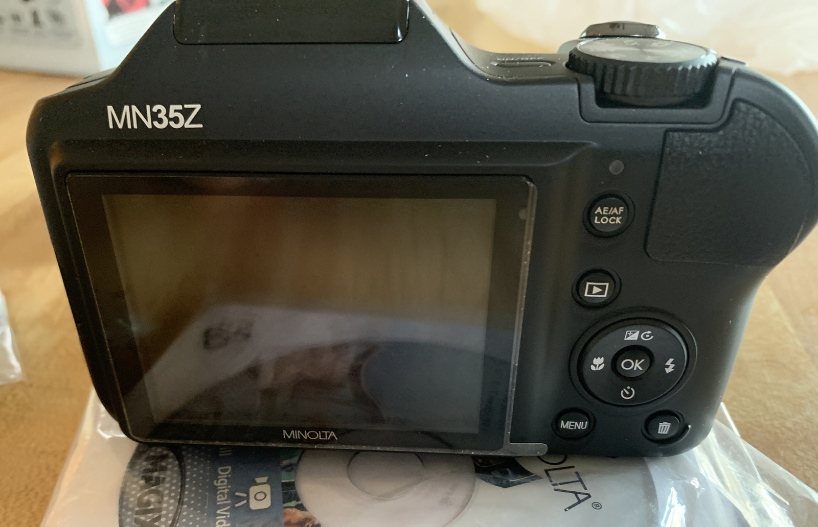 Minolta M35Z 20MP 1080p HD Bridge Digital Camera with 35x Optical Zoom ...