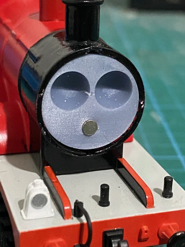 Custom HO/OO Bachmann James Magnetic Faces Set of 6 | eBay