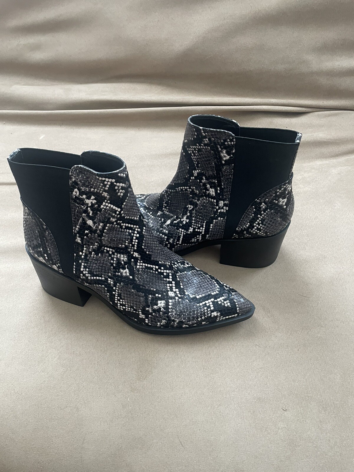 Steve Madden Snake Skin boots - Gem