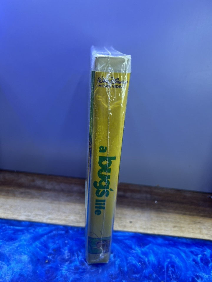A Bug’s Life VHS Tape Disney Pixar New Sealed Rare Hopper Clamshell ...