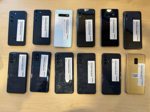 Lot of 12 Samsung Phones - DM1 (S23), S10+, A71, A23, A20, A21, A32 ...