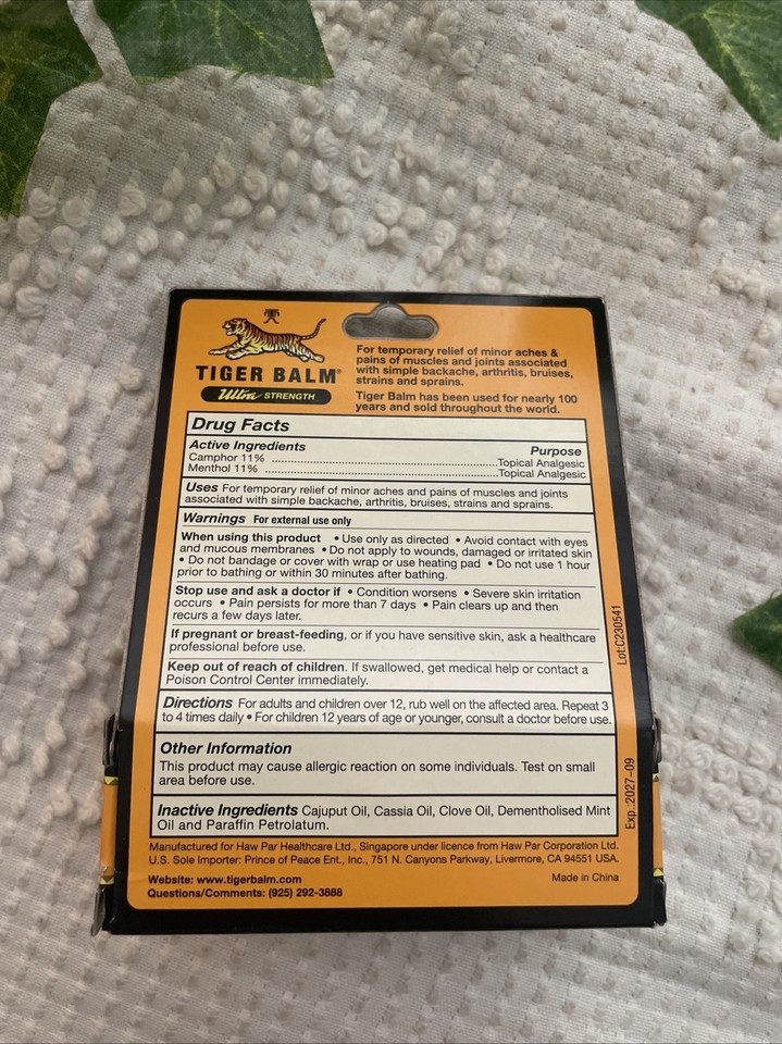 Tiger Balm Pain Relieving Ultra Strength, .35 Oz Soothing Ointment ...