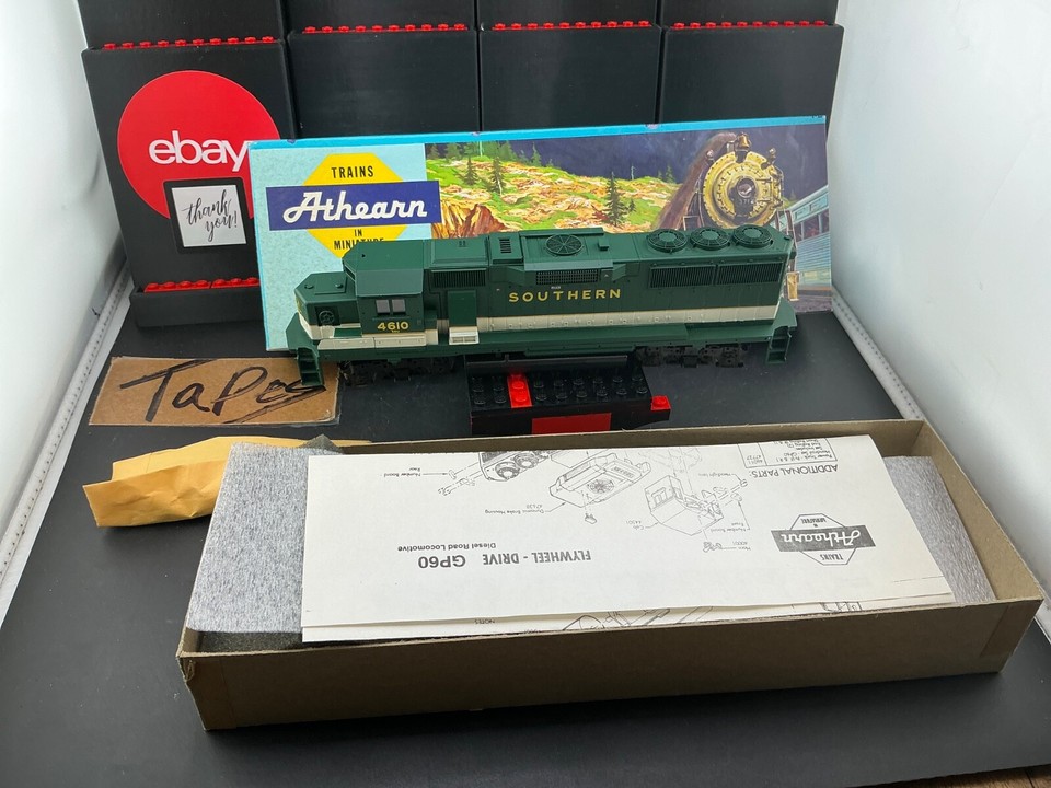 Athearn #4766 HO scale Southern GP59 Powered Diesel locomotive #4610 ...