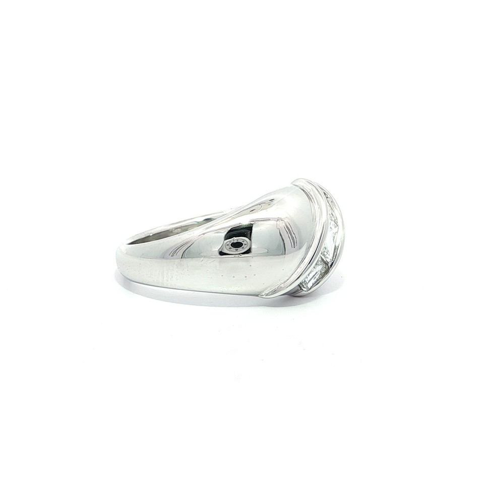 Platinum High Quality 1.04ct F VS Step Carré Cut Channel 3 Diamond Band ...