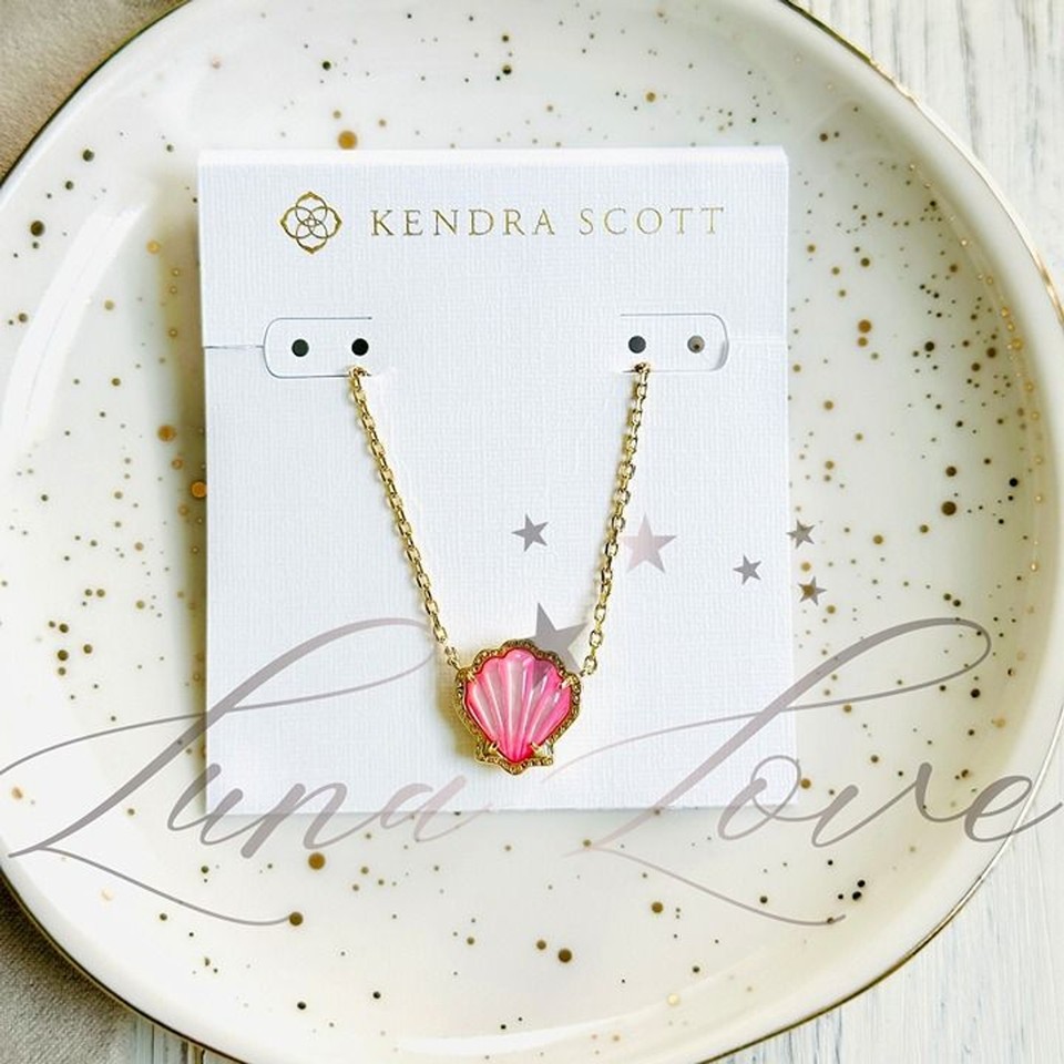 KENDRA SCOTT Brynne Gold Shell Pendant Necklace In Blush Mother-of ...