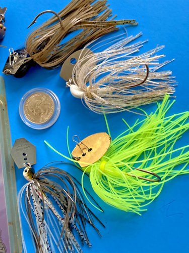 LOT 6 FISHING LURES CHATTERBAITS FLUTTER JIGGING MIXED BLADE BAITS ...