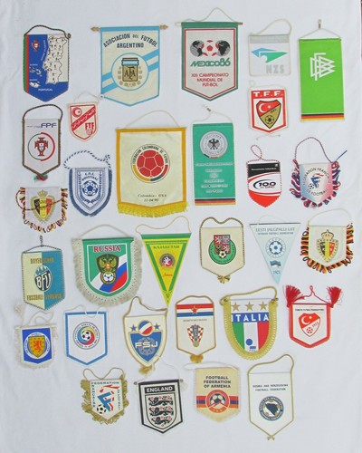 OLD SOCCER FOOTBALL FEDERATIONS ASSOCIATIONS SMALL PENNANTS LOT 30 ...