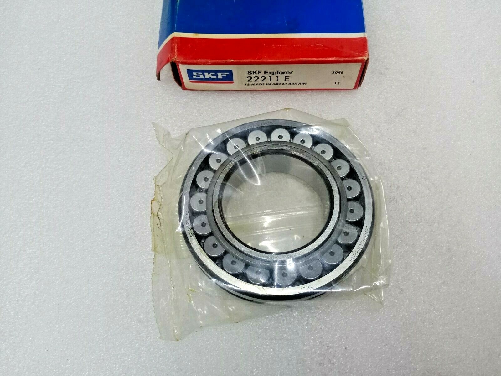 22211 E Double Row Spherical Roller Bearing NEW SKF 55x100x25 MM 22211 ...