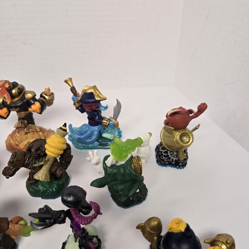 Skylanders SWAP Force Lot of 23 - Spyro Volcanic Eruptor Stink Bomb ...
