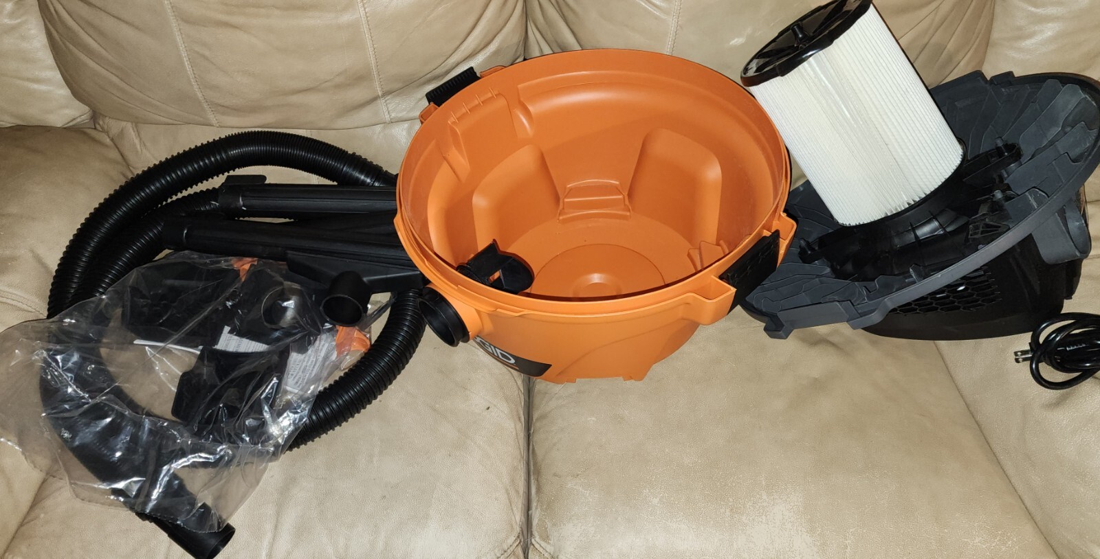 RIDGID HD06001 NXT Wet/Dry Shop Vacuum with Filter, Hose and ...