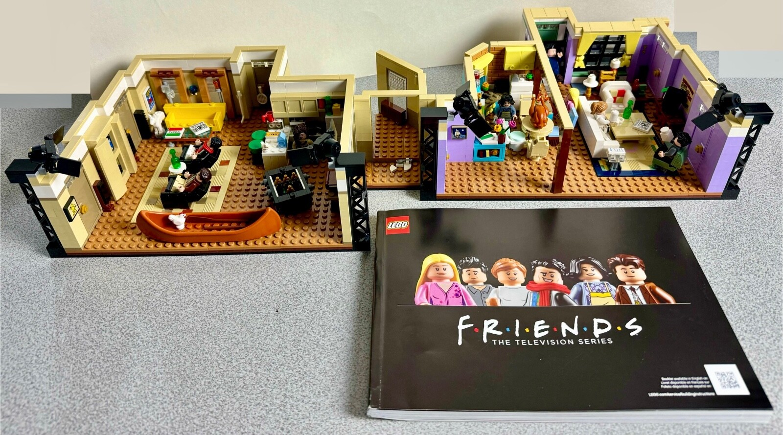 LEGO 10292 ICONS The Friends Apartments 2048pc + Instructions ...
