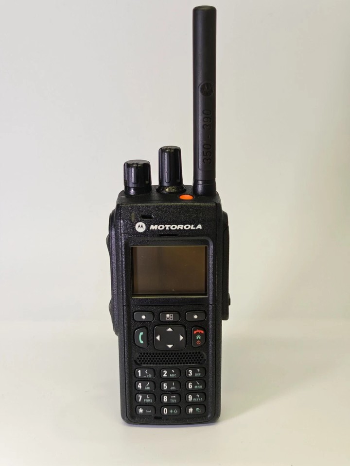 Motorola MTP3150 350-470MHz PTB952HE Tetra Radio Walkie talkies Two way ...