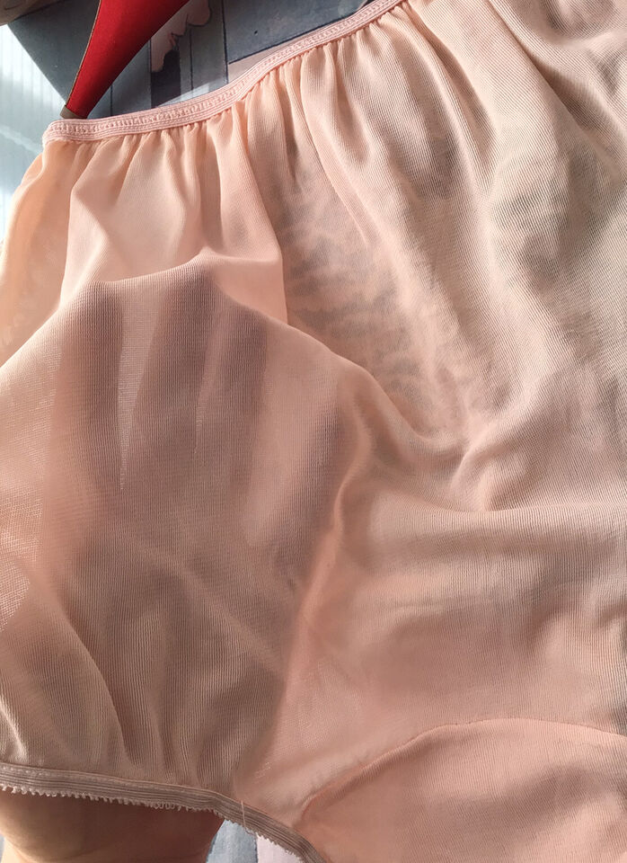 1950s Vintage Peach Lace Panties High Waist Brief Mushroom Gusset