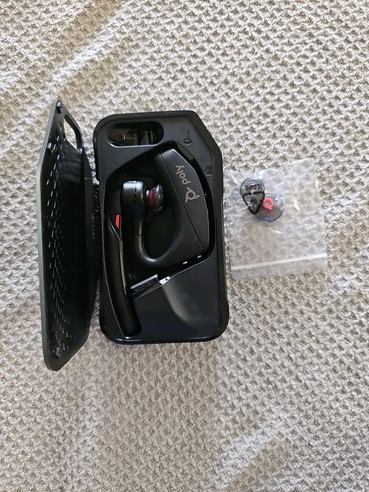 Poly / Plantronics Voyager 5200 UC / 206110-101 B5200 Open Box Free ...