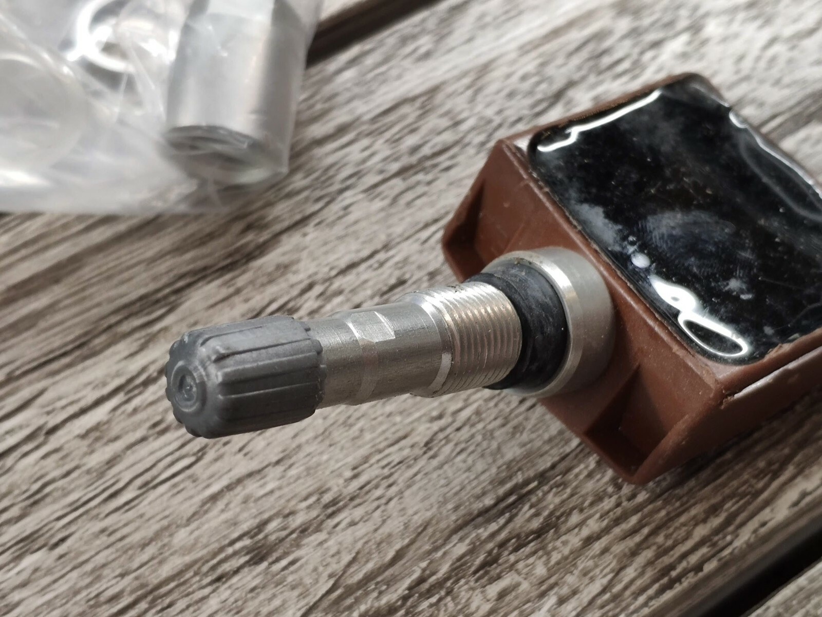 GENUINE GM TIRE PRESSURE MONITOR SENSOR 9-5 2010 - 2011 13348393 ...