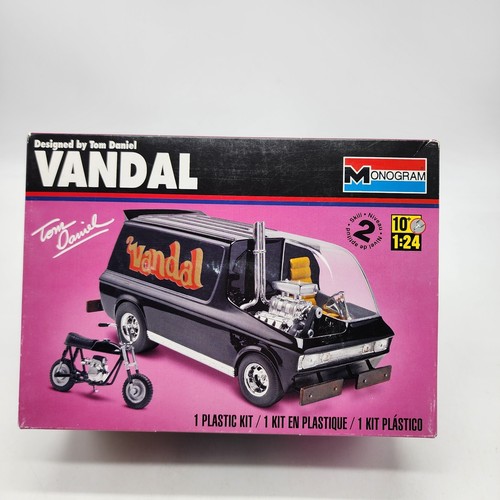 UH Monogram Vandal Tom Daniel's Model 1/24 Kit Show Rod 1960's 2012 ...