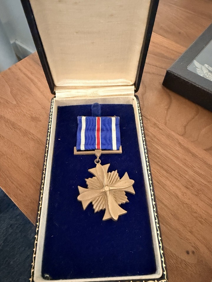 WW2 Navy Iwo Jima Distinguished Flying Cross DFC w/ log book award ...
