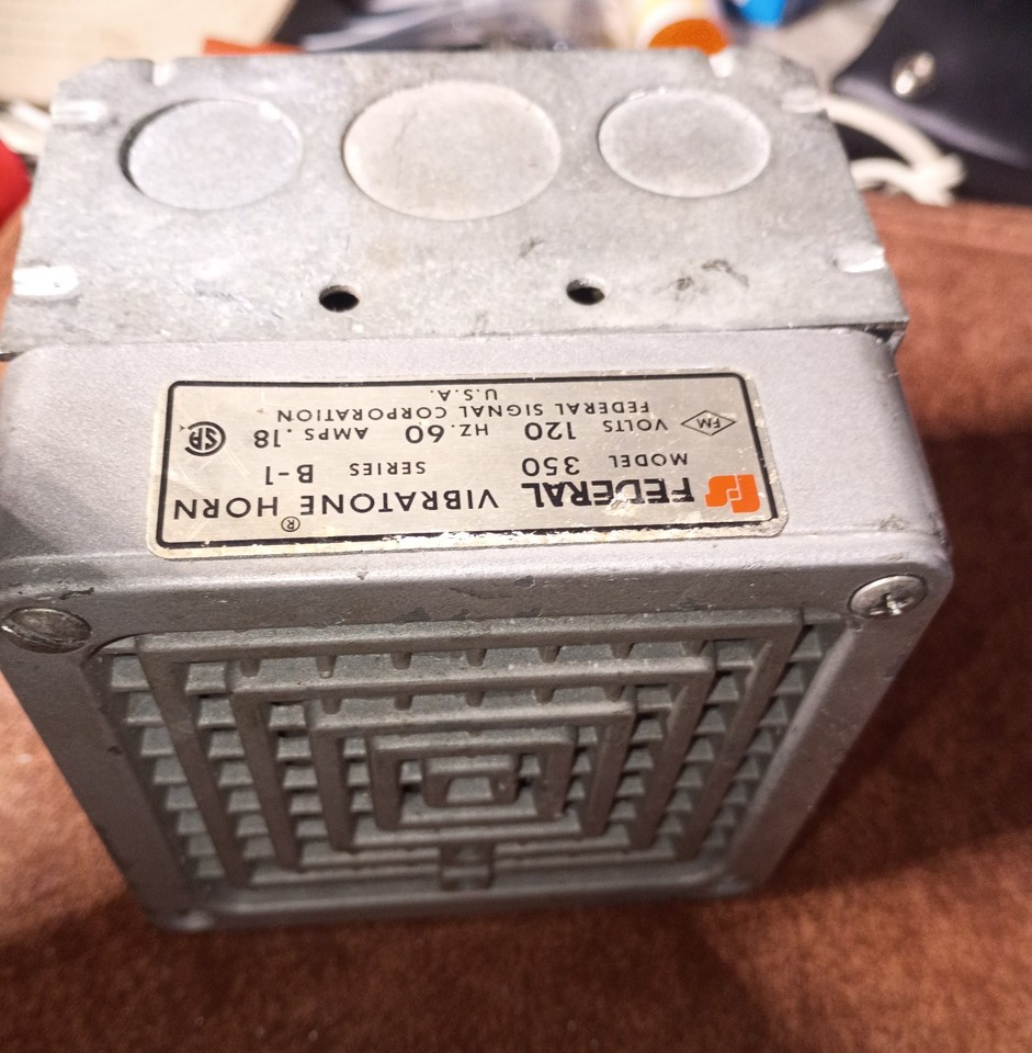 FEDERAL SIGNAL MODEL 350 VIBRATONE HORN SERIES 240V 60HZ | eBay