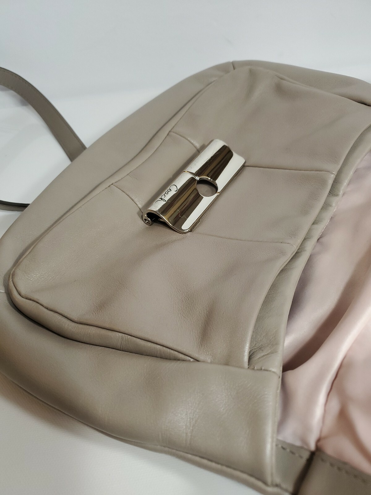 Coach Woman Crossbody/ Top handle Beige Leather purse 12x9" no.M1069 ...