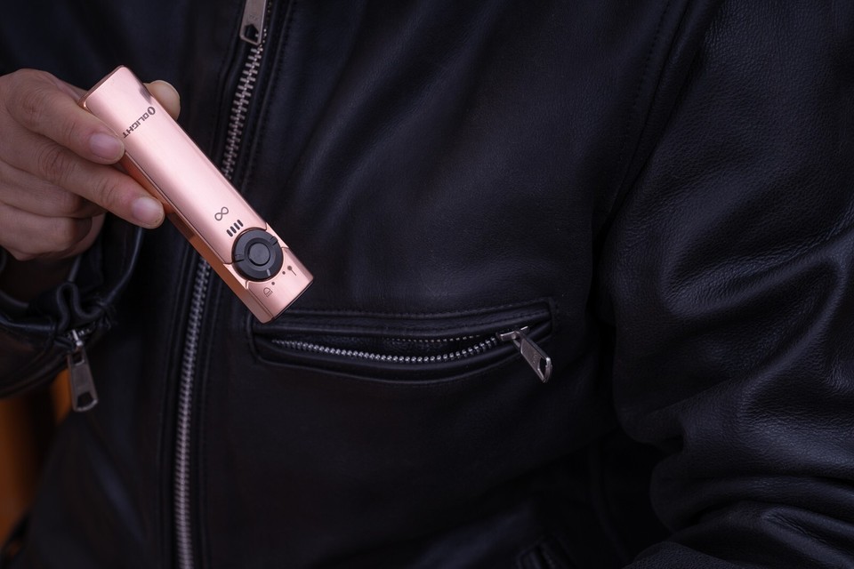 Olight Arkfeld CU Eternal 3 Flat Flashlight, Green Laser/White Light ...