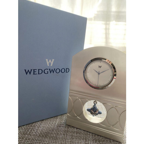 Wedgwood Star Analog Table Clock with a swinging charm Antique ...