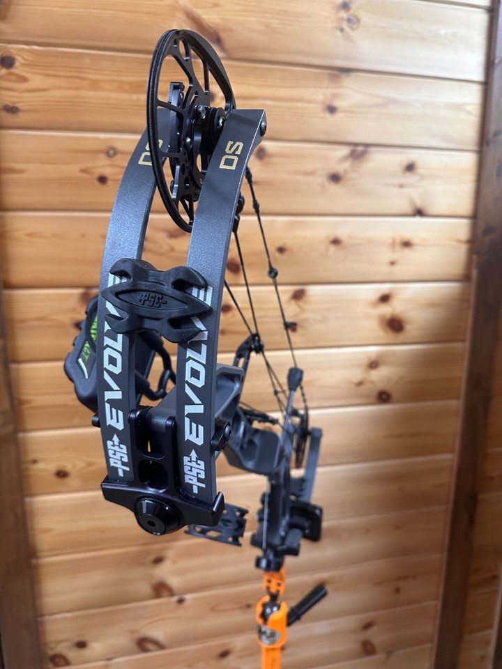 NEW PSE Evolve DS 30 EC2 Cam RH Charcoal 70# QAD Drop Away Bow Package ...