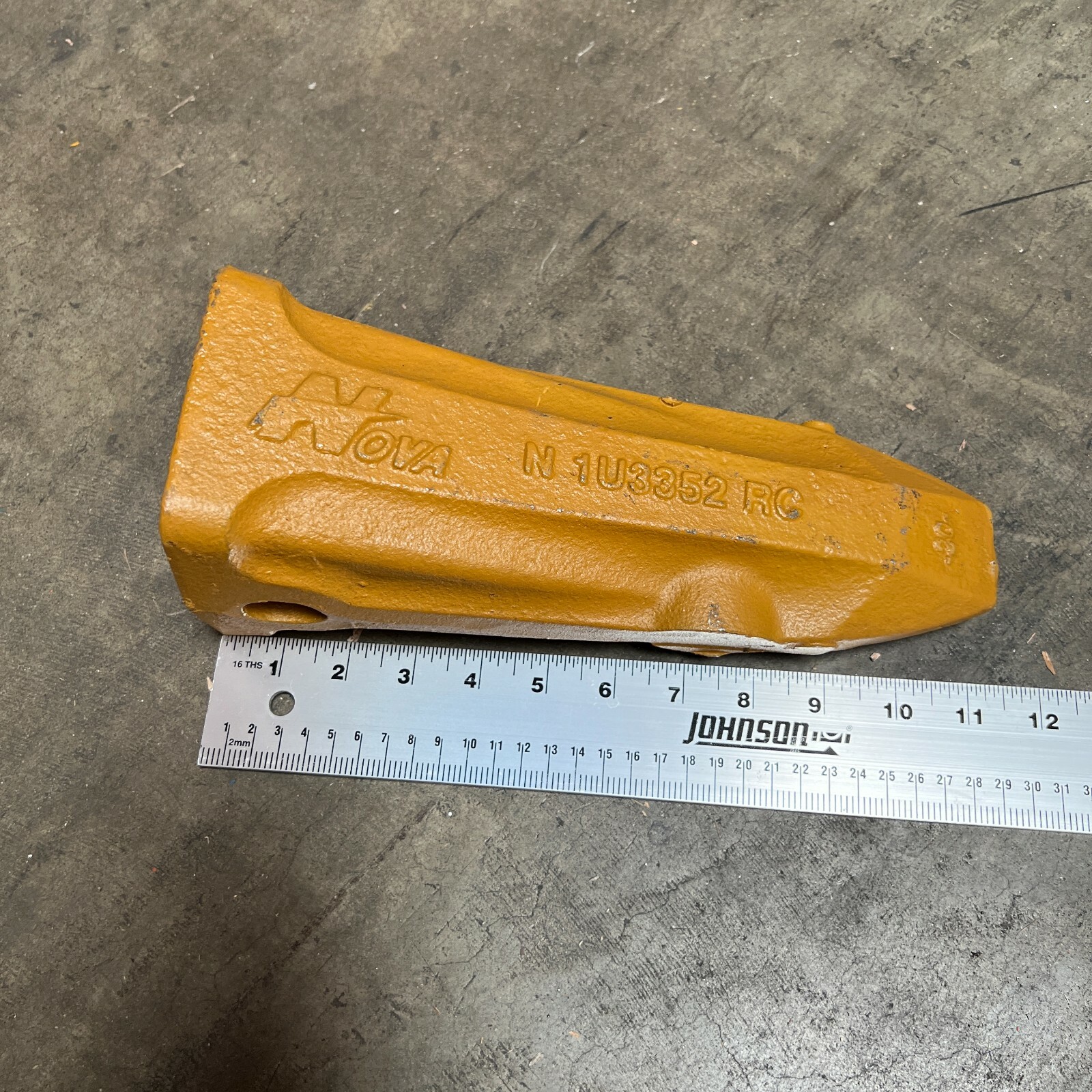 2PK 1U3252 J250 1U-3252 Bucket Teeth ROCK TOOTH WITH Pin 8E6259 8E6258 ...