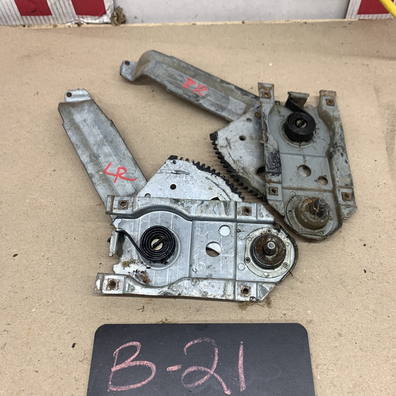 1968 - 1972 CHEVELLE GTO CUTLASS GS QUARTER WINDOW REGULATOR USED Pair ...