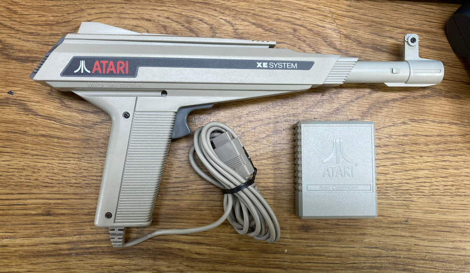 Atari XE LIGHT Gun XG-1 For Atari 8-bit Computers 800/XL/XE/2600/7800 A ...