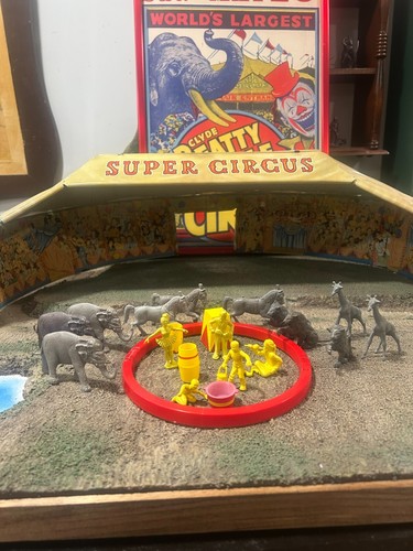 Marx Circus Figures , 5 individuals, 5 plastic pieces , and 11 animals ...