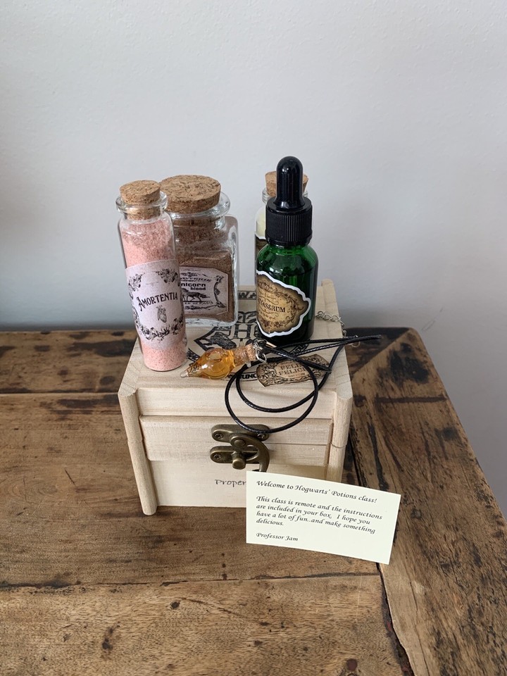Harry Potter Potions Box - with real edible potions | eBay