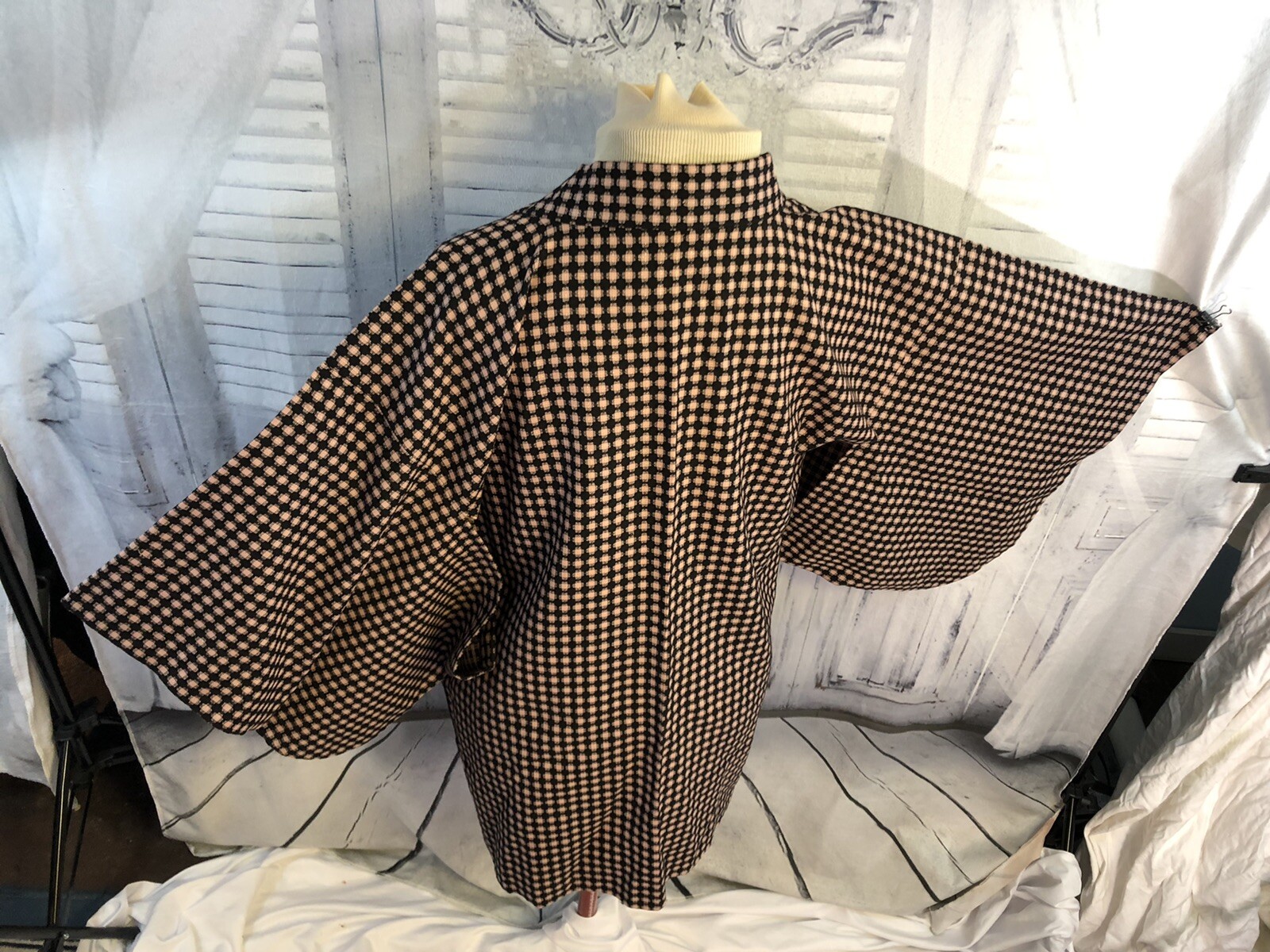 Vintage Pink & Black Silver Threaded Silk Lined Kimono Robe Jacket Rare ...