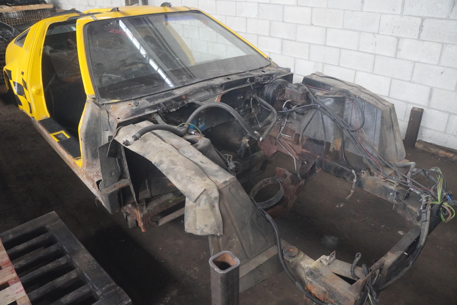 Body Frame Shell Race Chassis Custom Yellow Black Stripe Bricklin Sv-1 ...