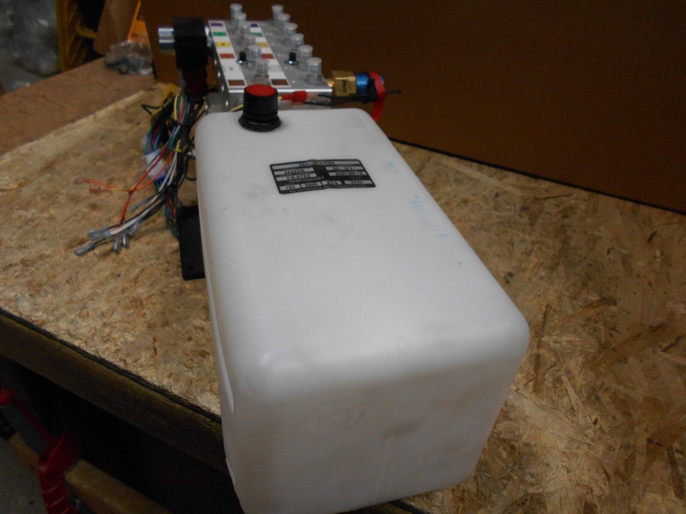 *RV EQUALIZER LEVELING SYSTEM HYDRAULIC PUMP 2542KS 12V RESERVOIR FREE ...