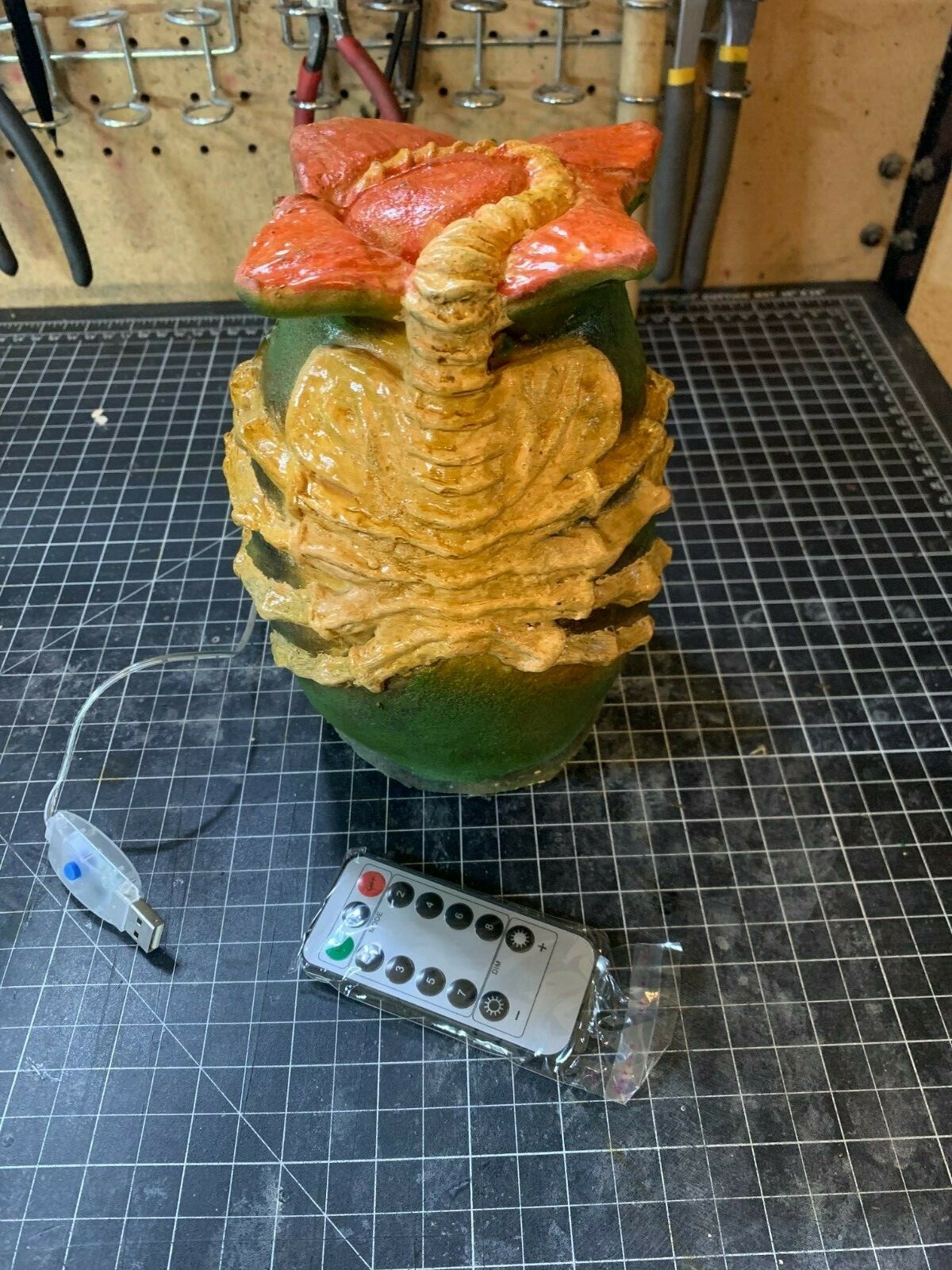 Xenomorph Alien Egg Face Hugger Night Light | eBay