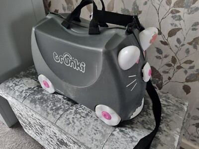 Grey Trunki , Ride On Suitcase with Strap+ key | eBay