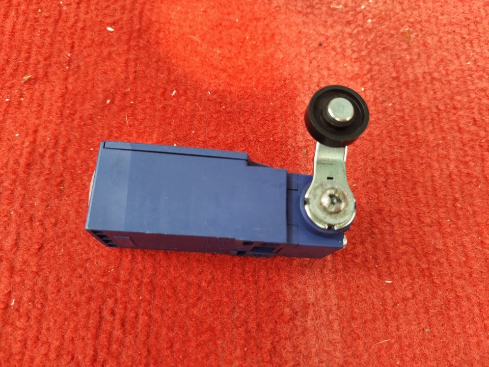 P:MP9 LJK-N2118F12 AZBIL TOSHIBA LIMIT SWITCH | eBay