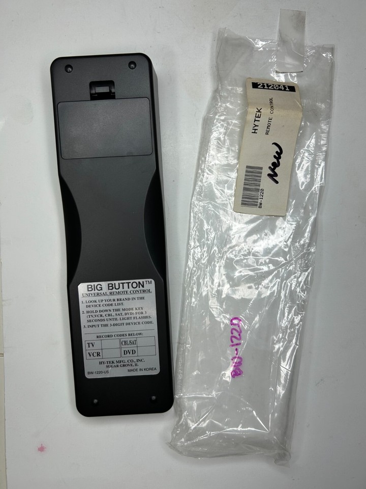 Hy-Tek Large Big Buttons Universal Remote, Gray (Cable SAT DVD TV VCR ...