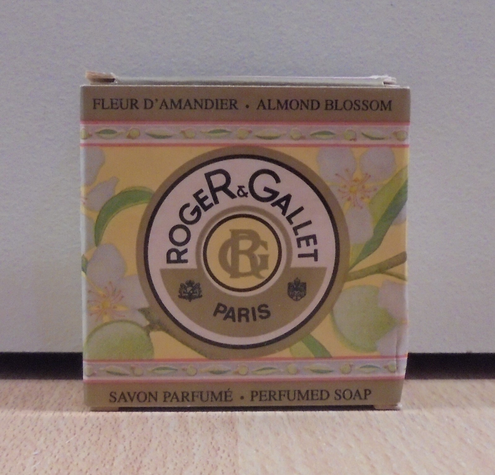 ROGER & GALLET VTG PERFUMED SOAP 25GR ALMOND BLOSSOM | eBay